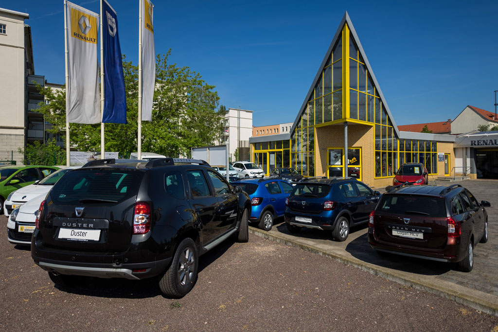 Elegantes Autohaus Richter Werben Bild