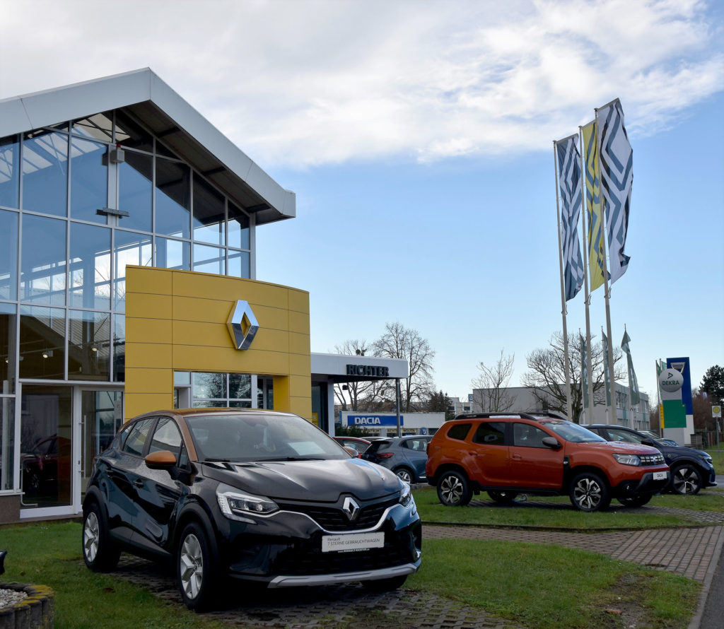 Elegantes Autohaus Richter Werben Bild